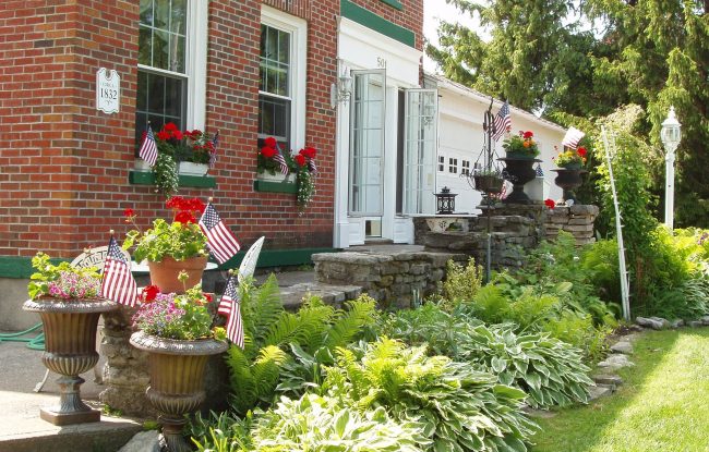 Hotels, Bed & Breakfasts in Sackets Harbor, NY | Village of Sackets ...